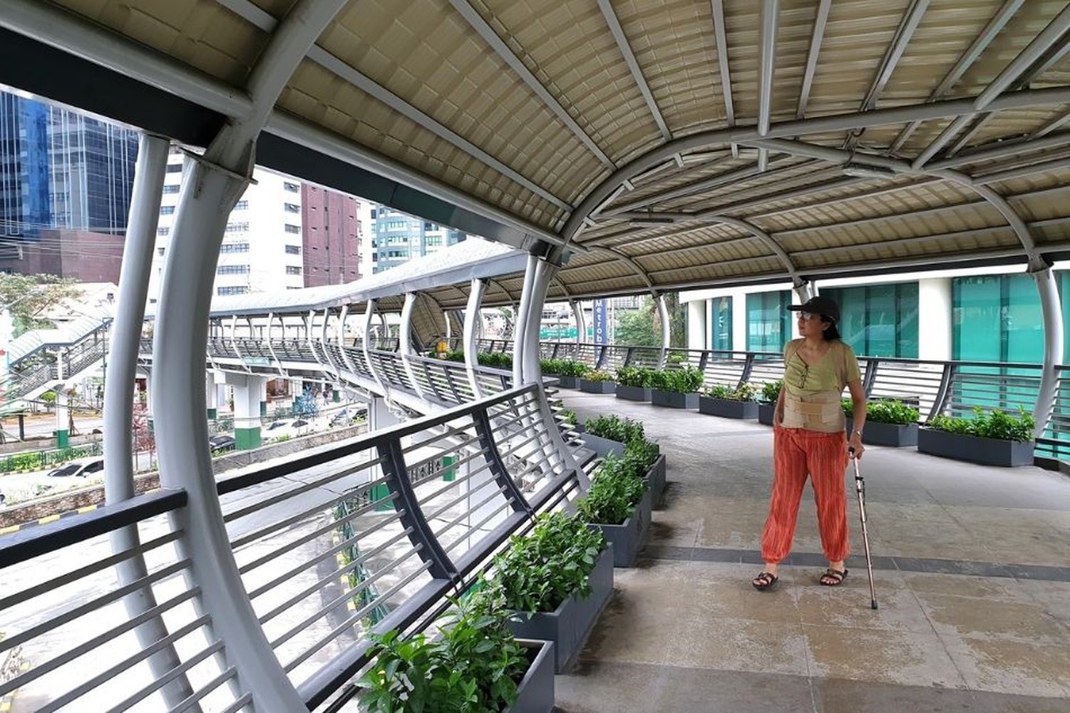 This green Pasig walkway and plaza wins prestigious architecture prize ...