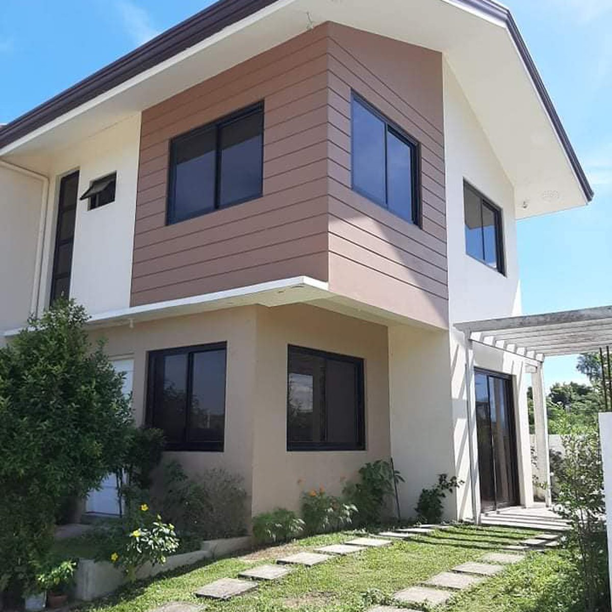 SARANAY HOUSE AND LOT NEAR SM CALOOCAN BAGUMBONG [House and Lot 🏘️ ...