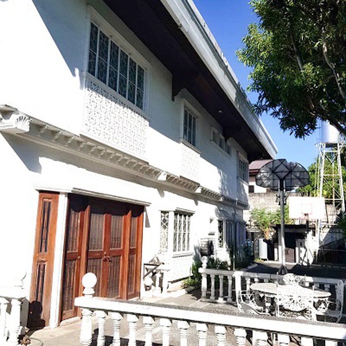 FOR SALE: 4BR House Semi-Commercial - Multinational Village Paranaque ...
