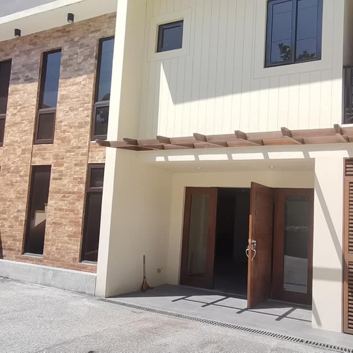 HOUSE FOR SALE IN PARANAQUE [House and Lot 🏘️] (August 2024) in ...