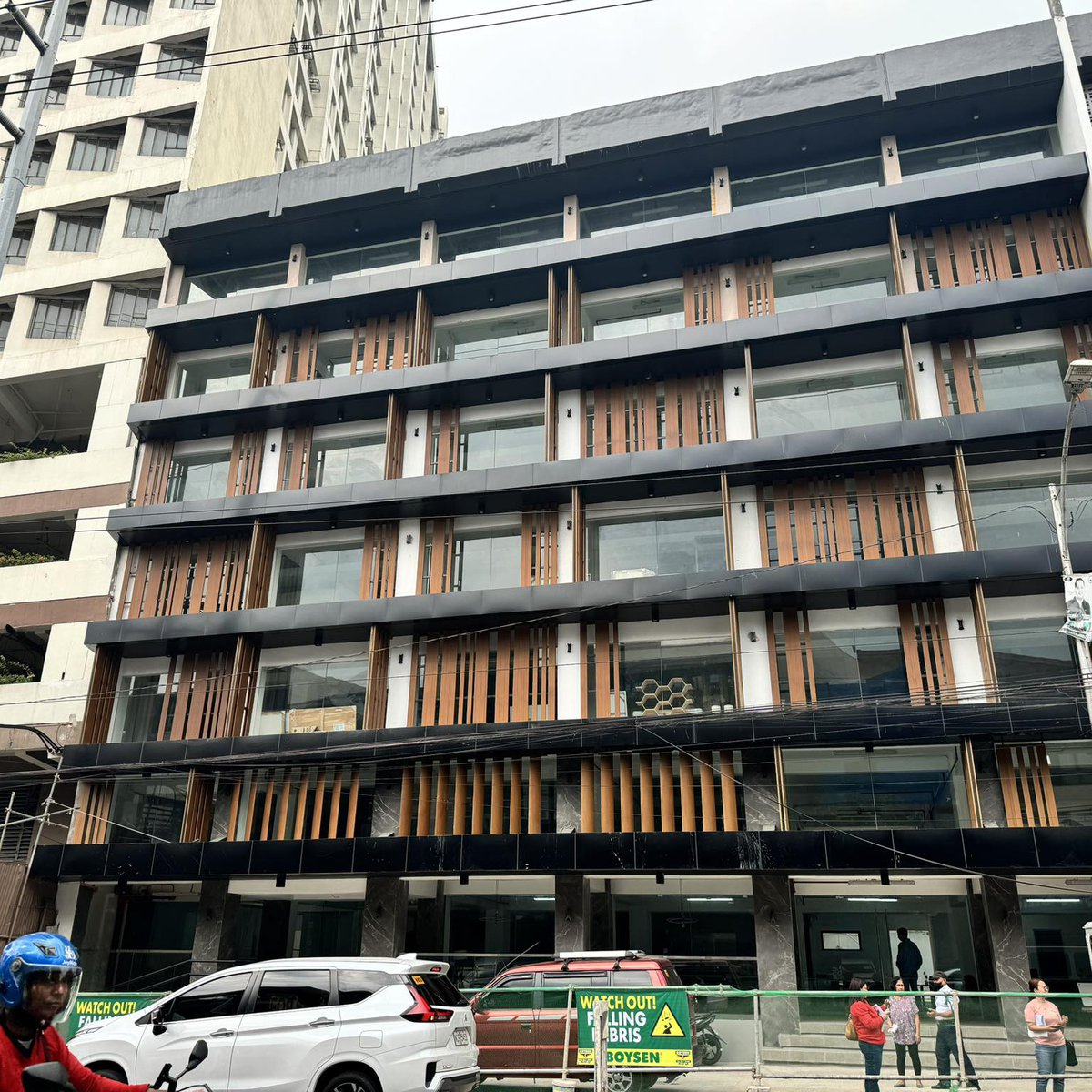 8 Storey Commercial Building for Sale in Scout Area, Quezon City ...