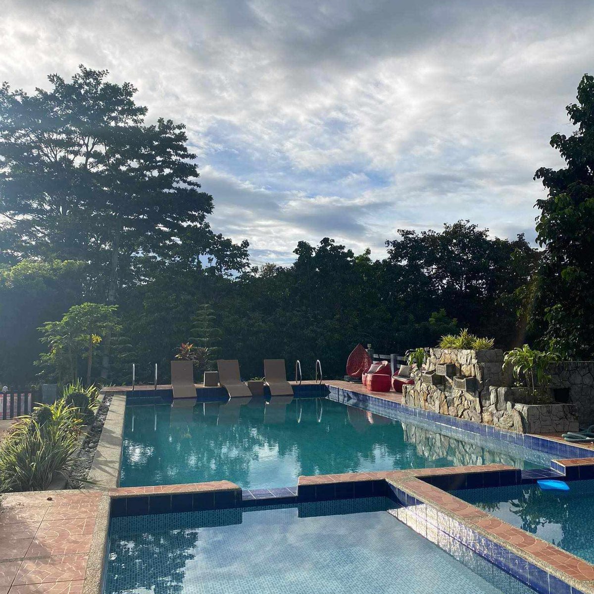 FULLY FURNISHED HOUSE AND LOT WITH SWIMMING POOL IN SUN VALLEY [House ...