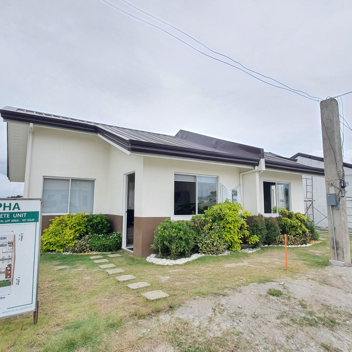 White Plains Porac Single Attached! 107sqm Lot Area [House and Lot 🏘️ ...