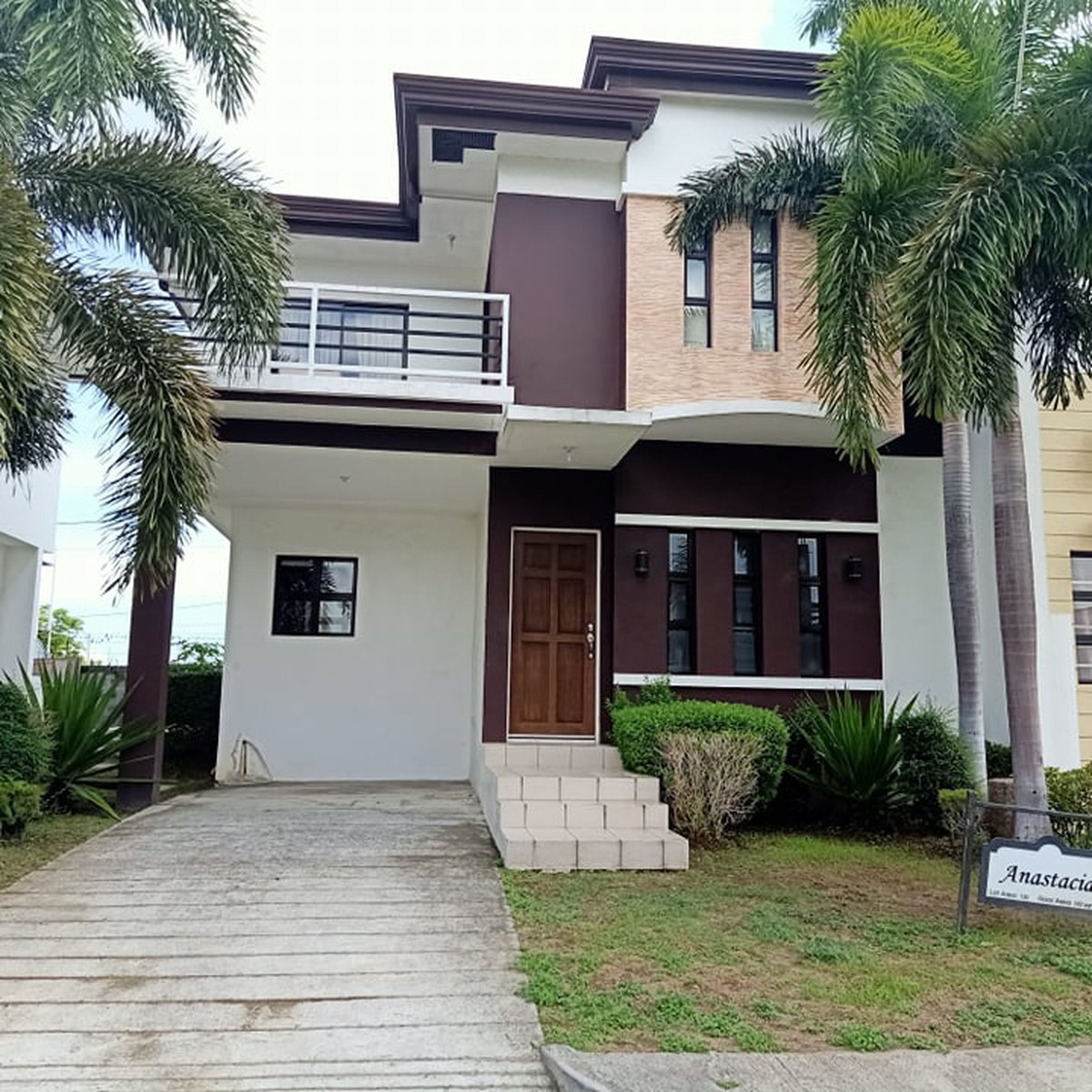 Spacious Modern House Design For Sale in Cavite near Cavitex [House and ...