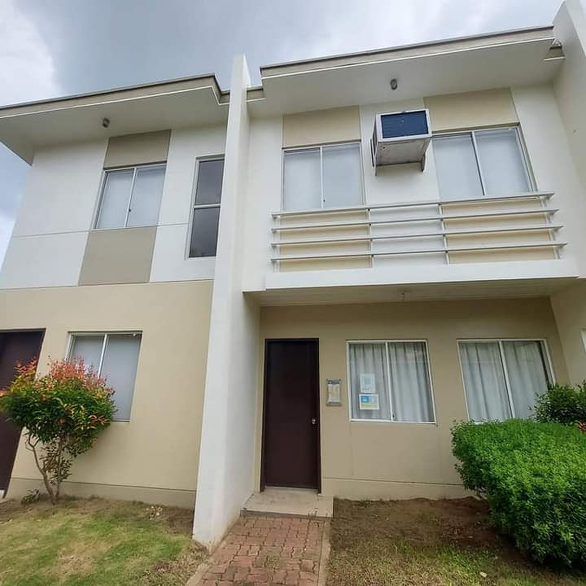 Ready for occupancy townhouse in Majada Out Calamba Laguna [House and ...