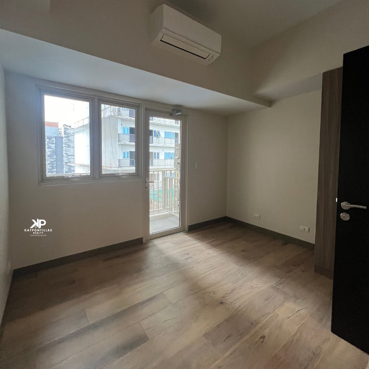 For Sale: Studio Condo Unit in Park Mckinley West, BGC [Condo 🏙️] (June 2024) in BGC / Bonifacio ...