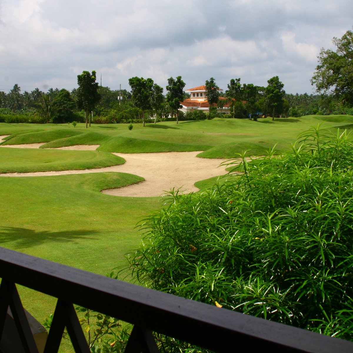 3BR House & Lot For Sale in Silang-Tagaytay with golf course view ...