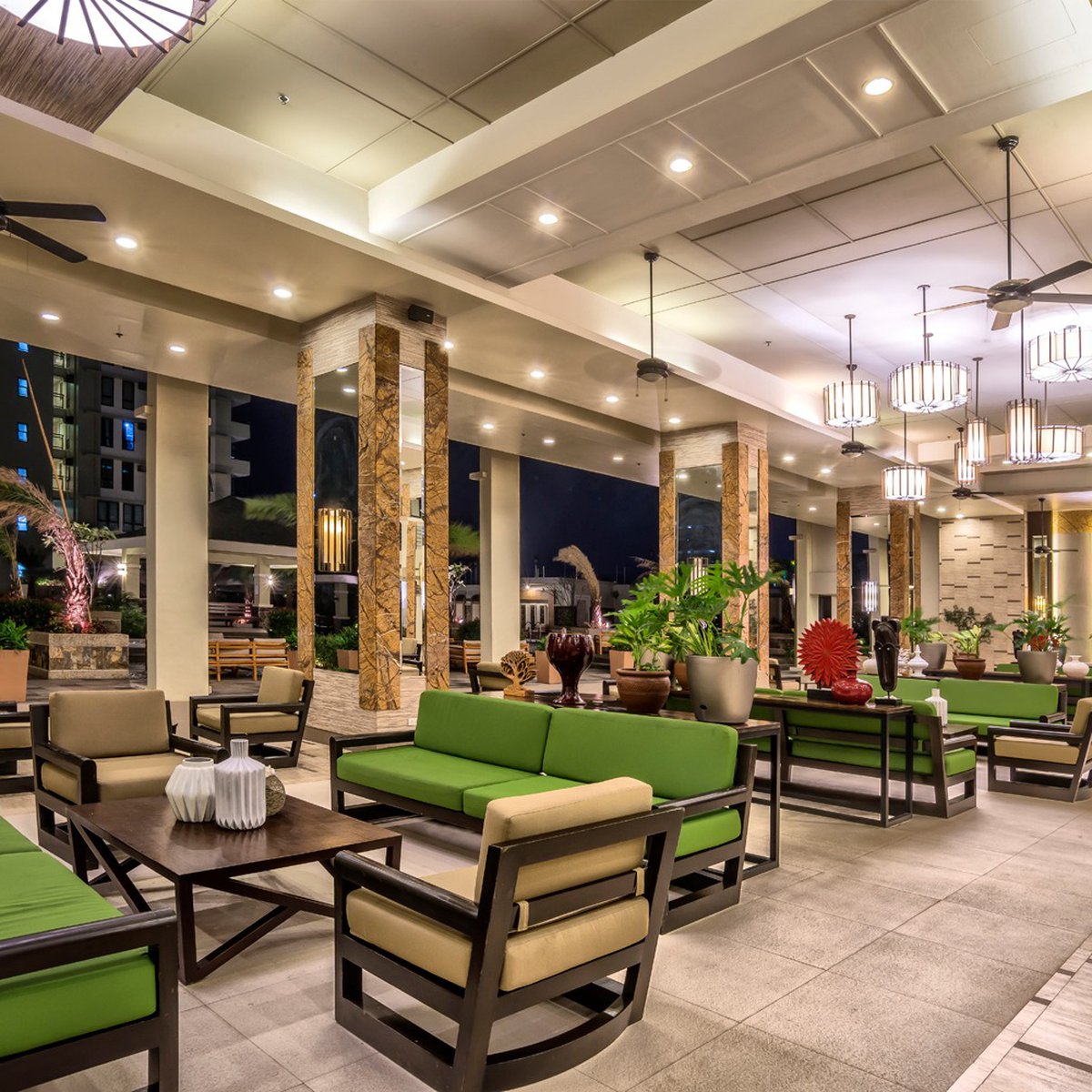 Foreclosed Flair Towers Condo w/parking Reliance corner Mandaluyong ...