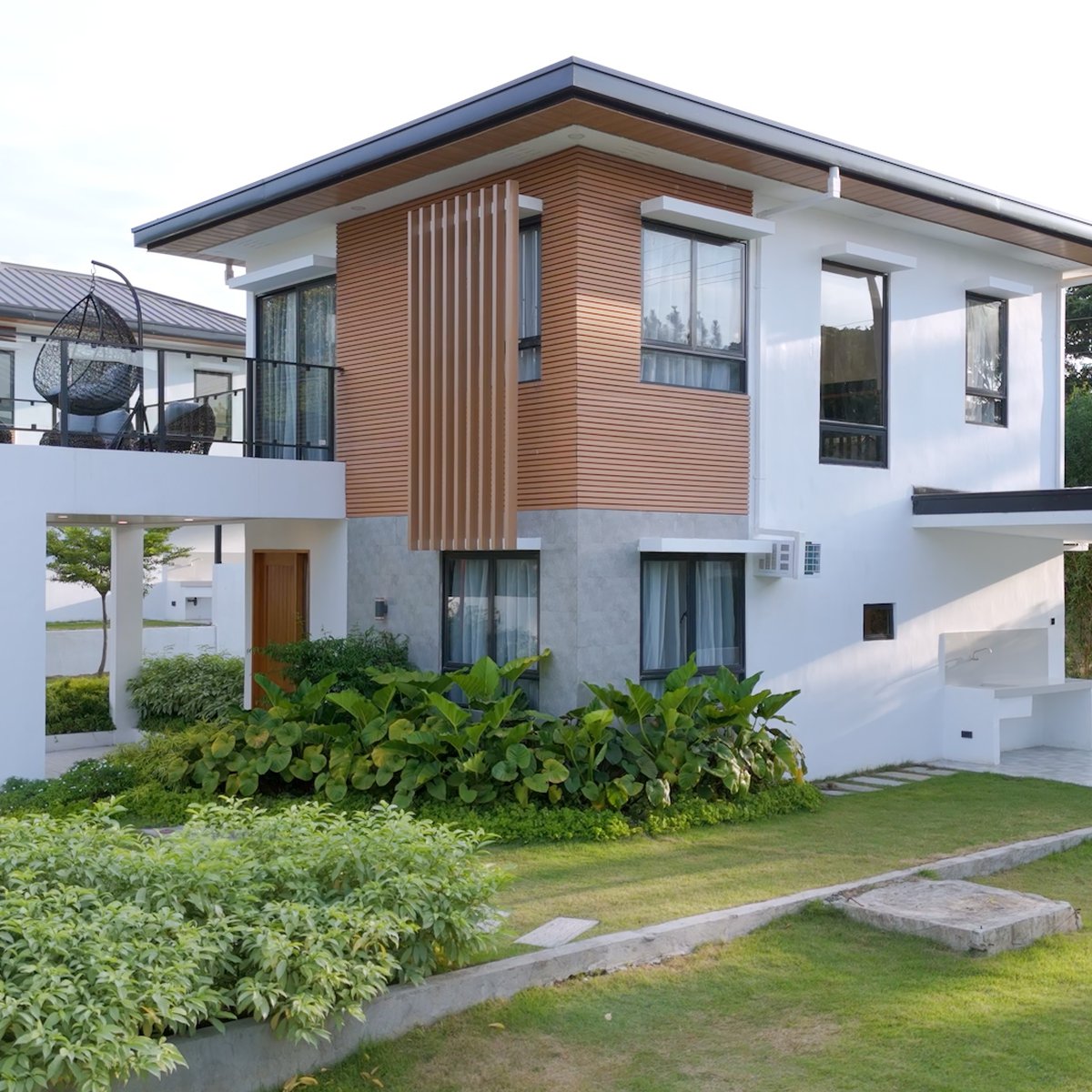 Modern House and Lot in VSA near Portofino in Daang Reyna [House and ...