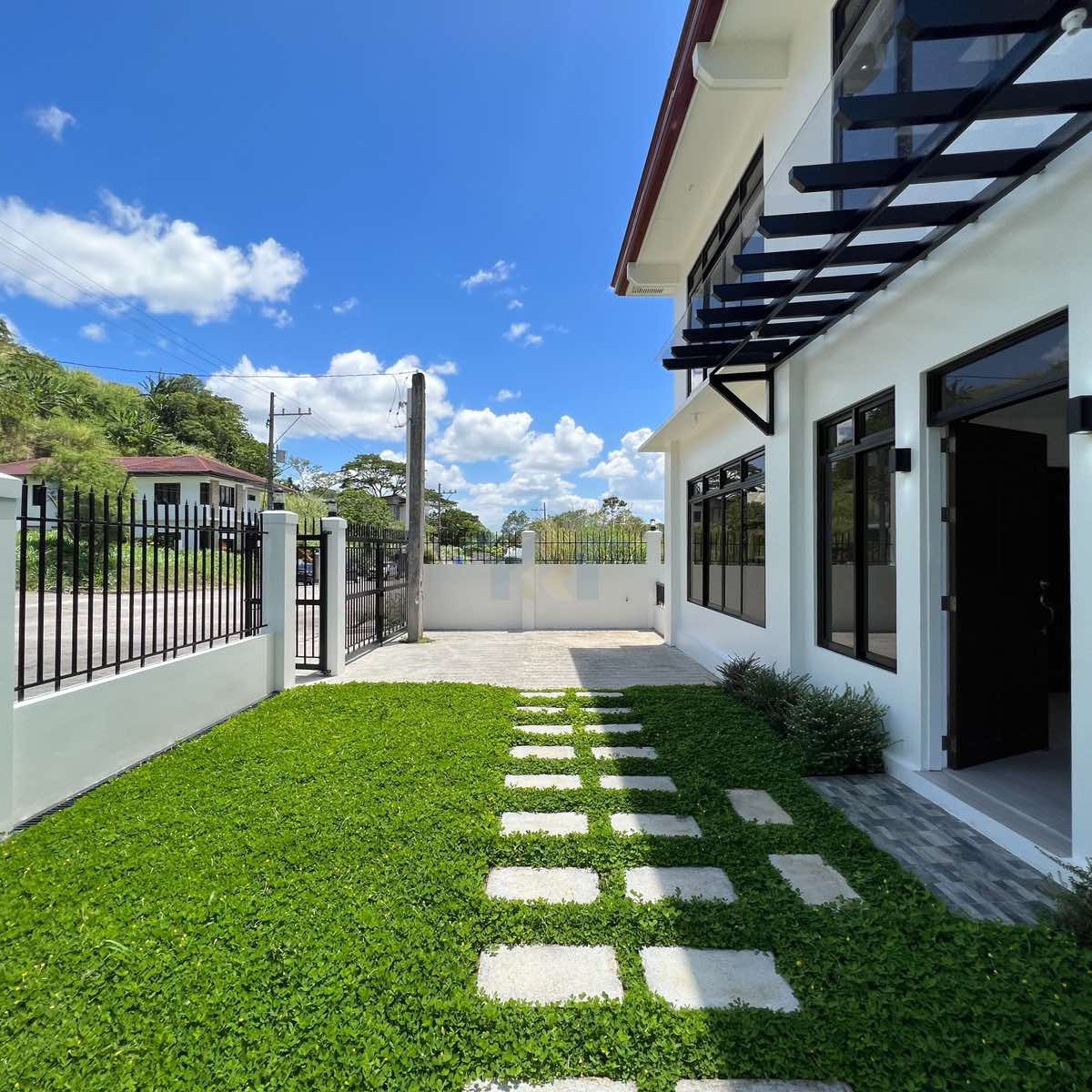 5 BR FOR SALE Golf View Residence Sun Valley Antipolo City [House and ...