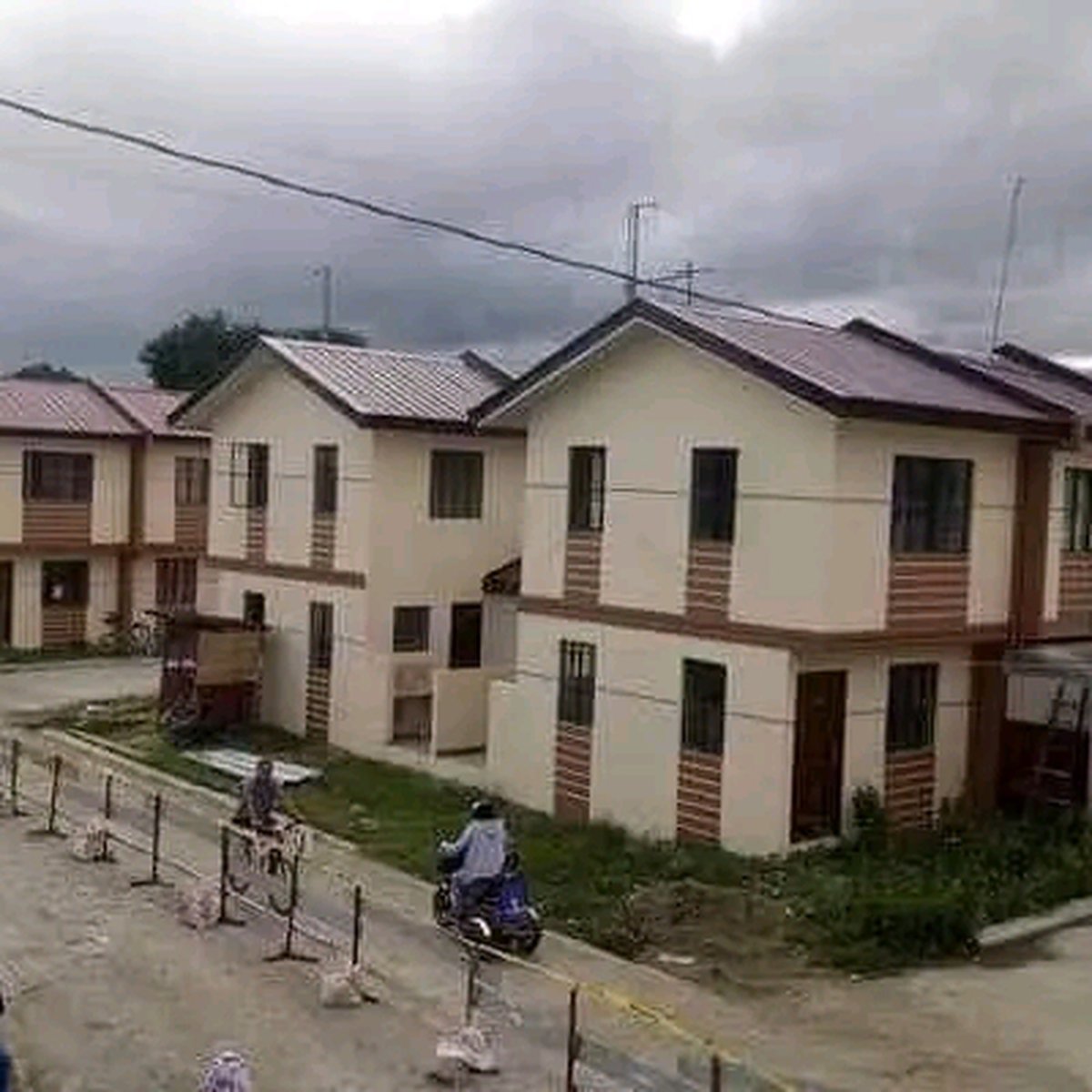 Ready for Occupancy Townhomes in Savanna Ville Imus, Cavite [House and ...