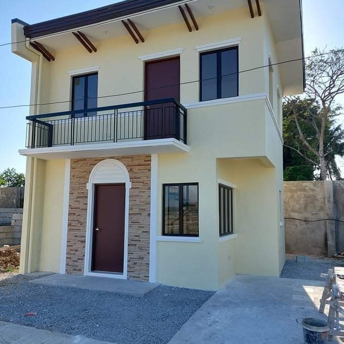 MAXINE MODEL HOUSE Live in a Quiet Peaceful Secured and Luxurious ...