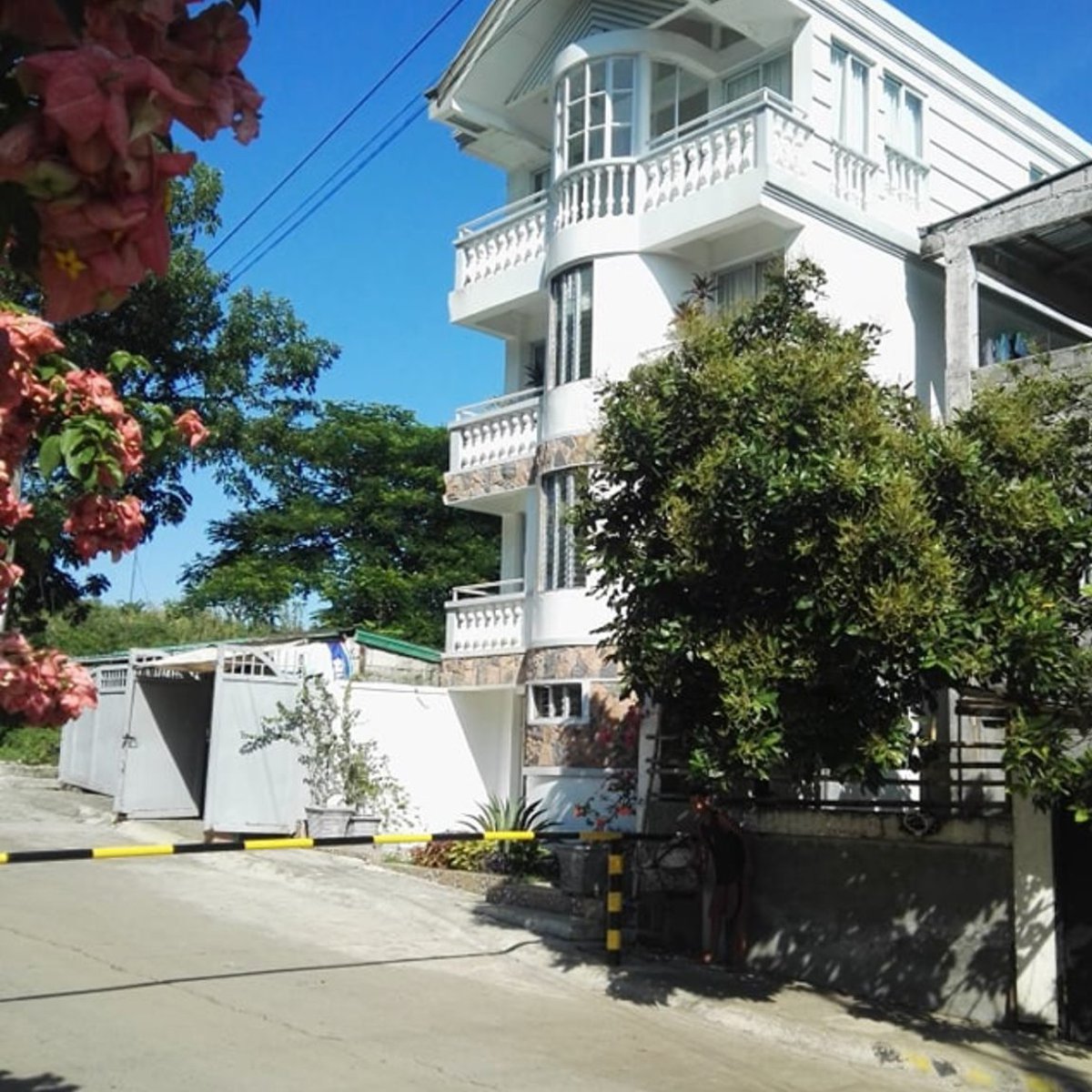 8-bedroom, 4 story home..Single Attached House For Sale in Bulacan ...