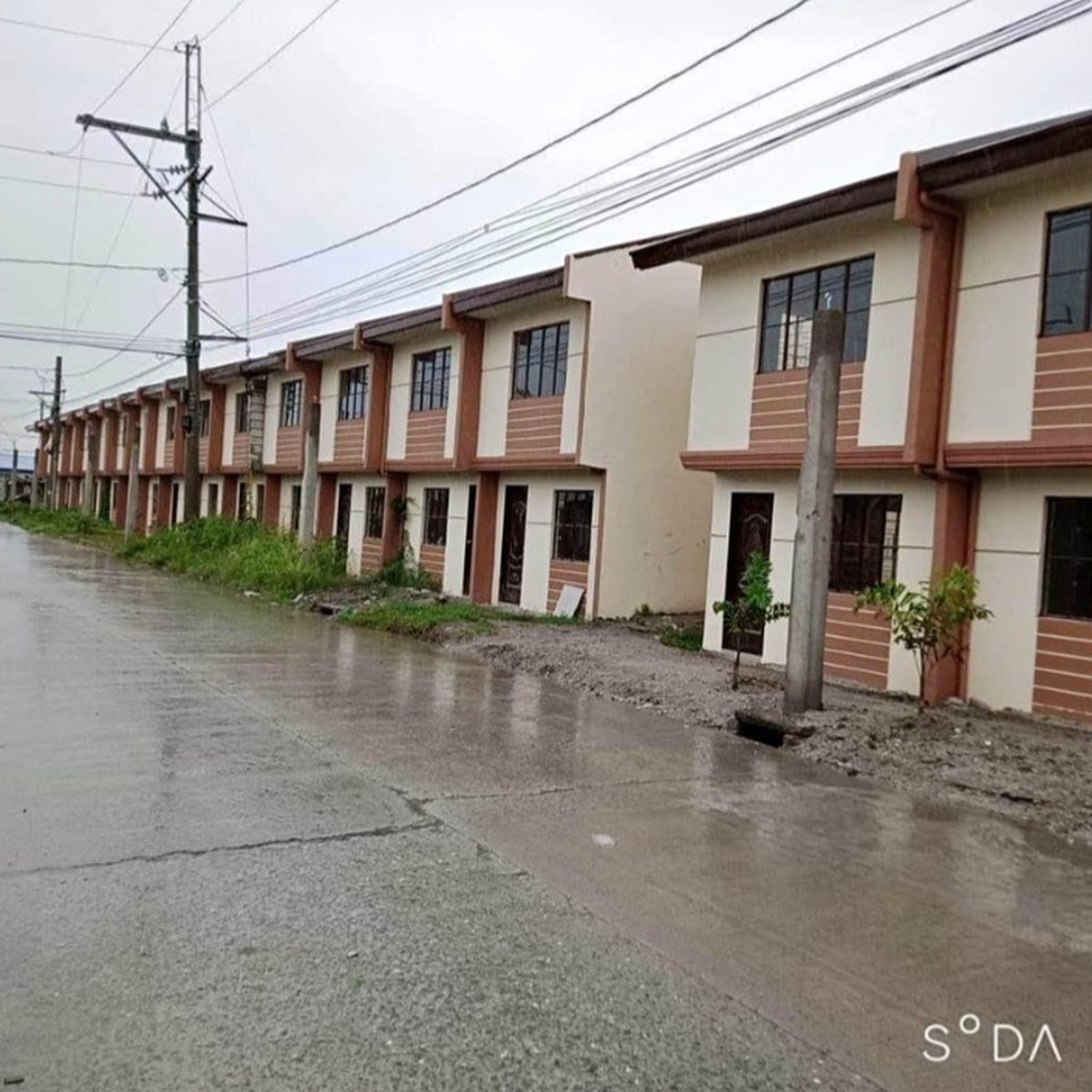 Ready for Occupancy Townhomes in Savanna Ville Imus, Cavite [House and ...