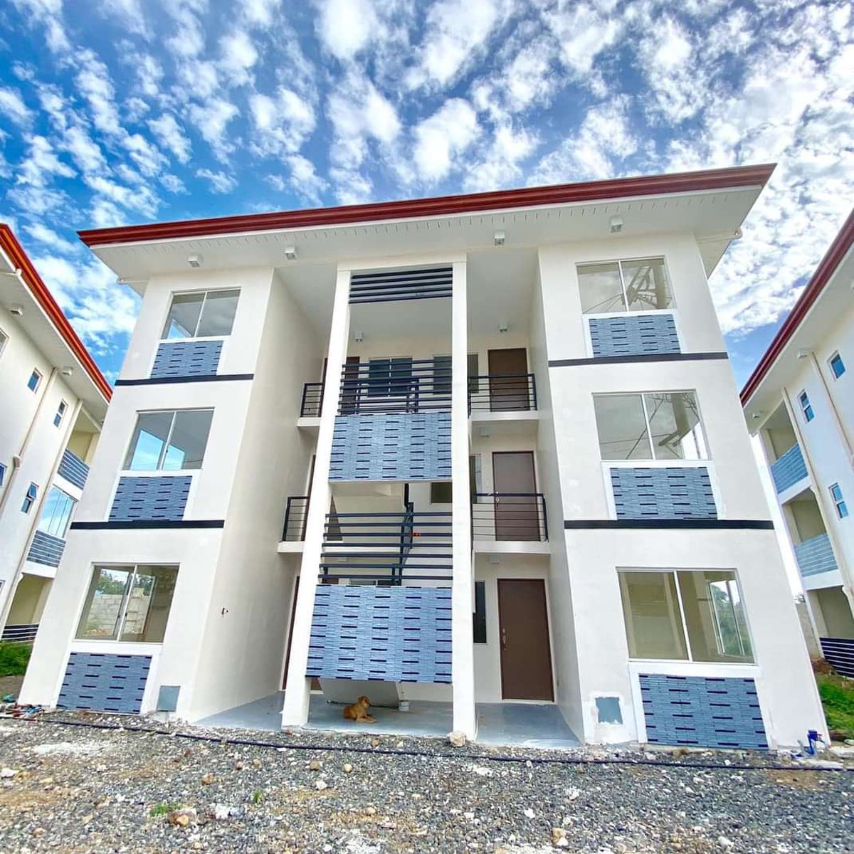 2BR Condo Units w/ 50sqm Floor Area. 3-Storey Bldg w/ 2 Units only ...