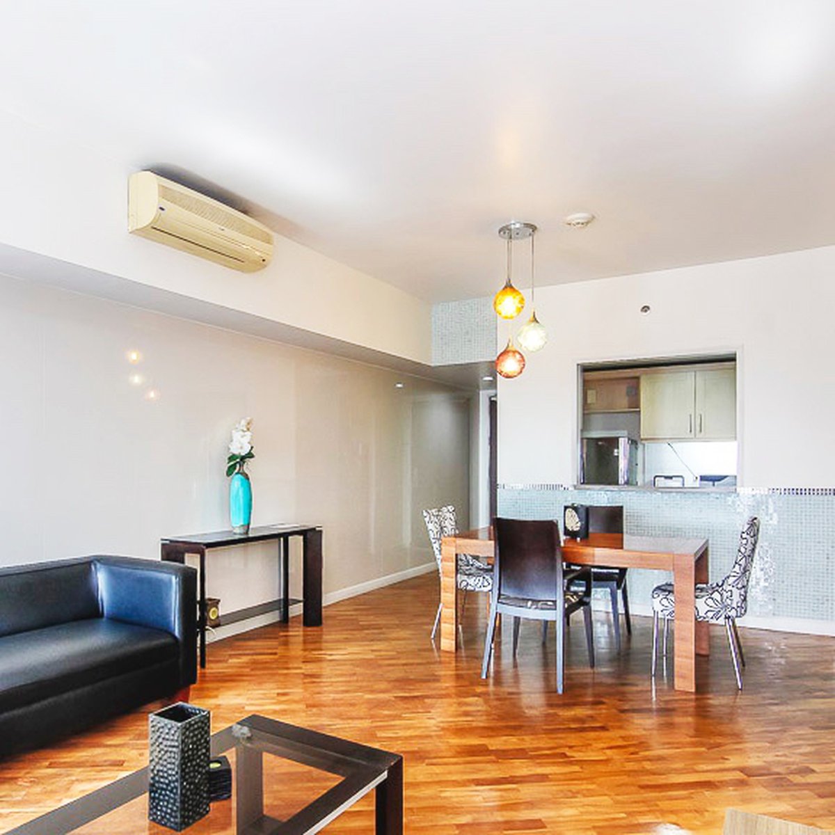 1 Bedroom at Joya North Tower [Condo 🏙️] (April 2020) in Makati, Metro ...