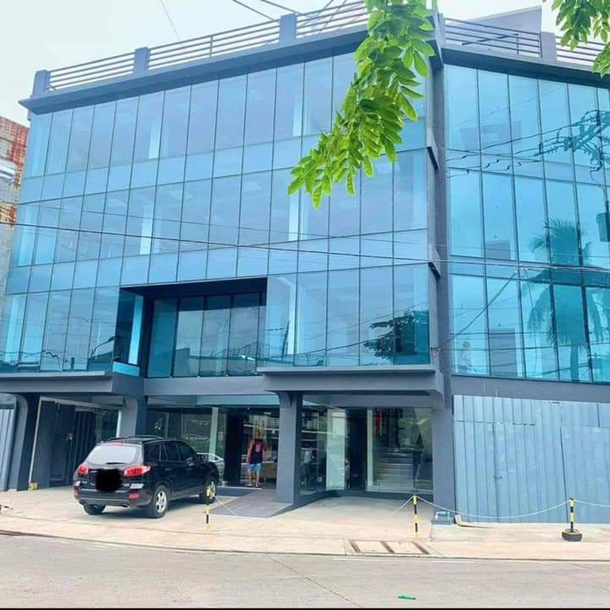 Brand New Office/ Commercial Building w/ Rooftop, Located in Makati ...