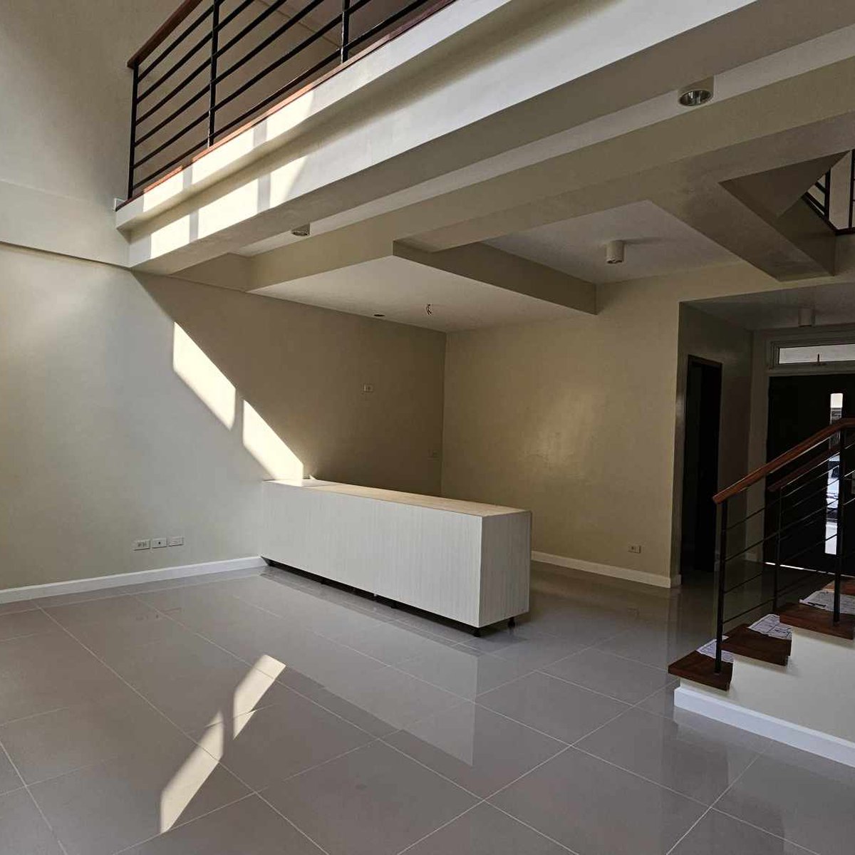 68 Roces Townhouse Diliman Quezon City Tomas Morato Quezon City [House ...