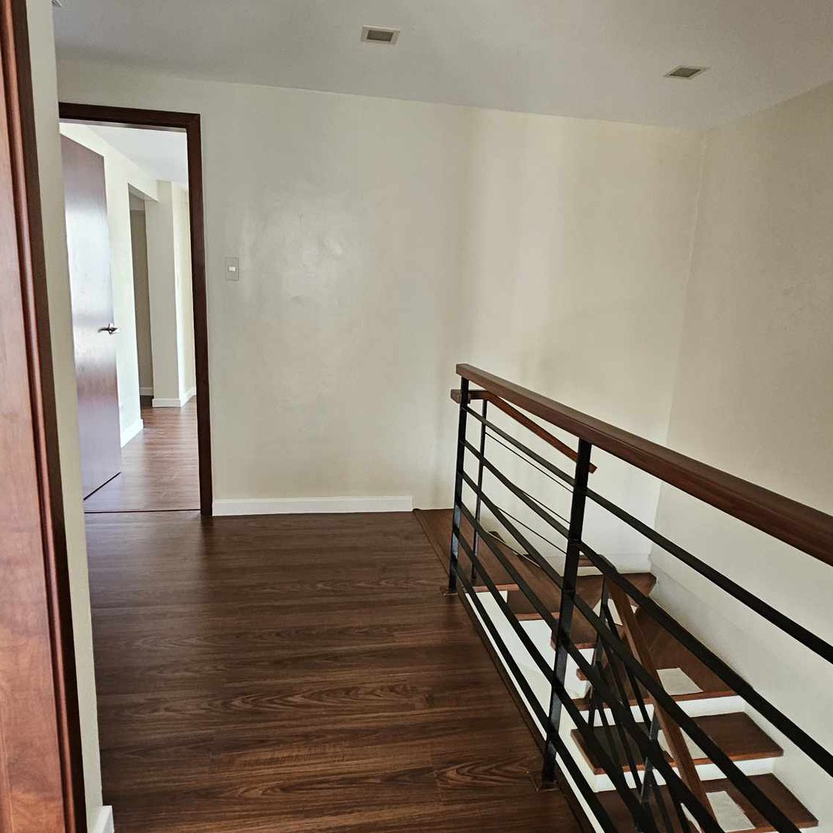 68 Roces Townhouse Diliman Quezon City Tomas Morato Quezon City [House ...