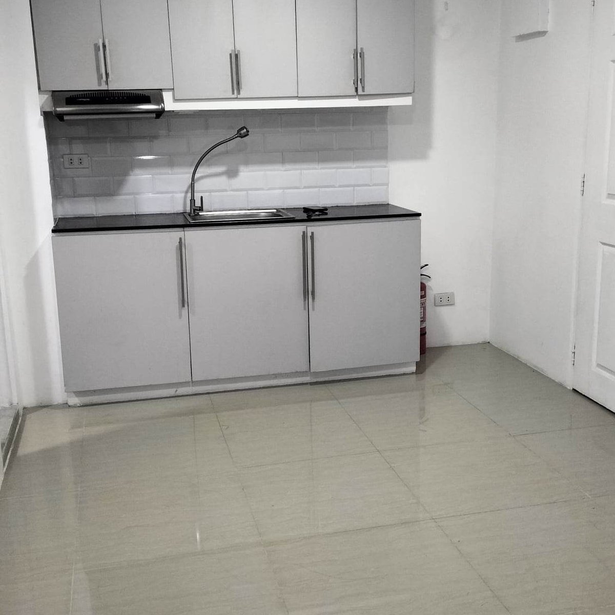 Condo Unit for Rent at Victoria tower D Mother Ignacia Quezon City ...