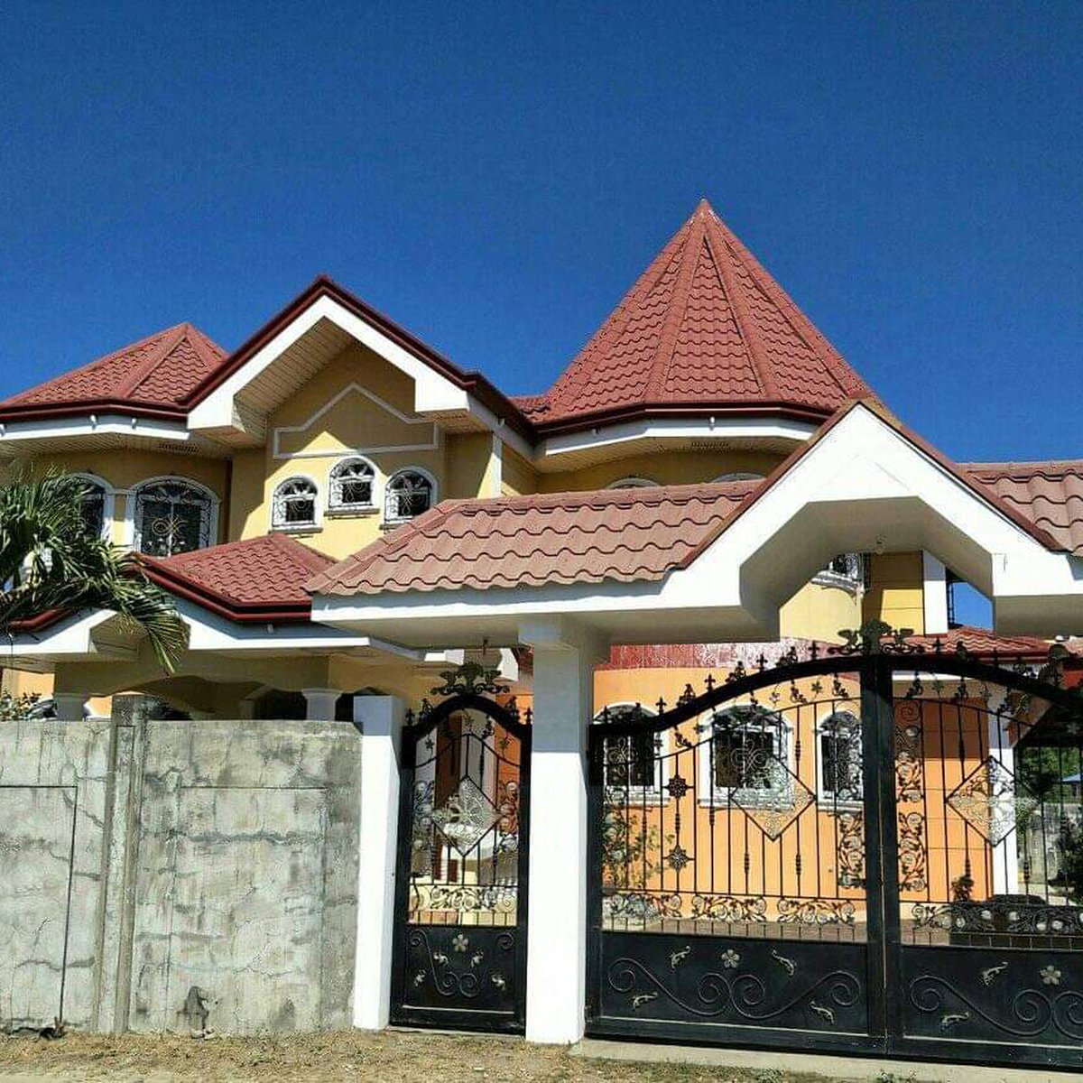 House and Lot near at the beach [House and Lot 🏘️] (December 2020) in ...