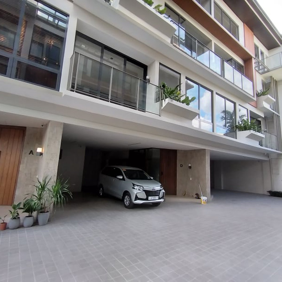 Brand New Townhouse Rosevale Estates in Manila near Landers Otis [House ...