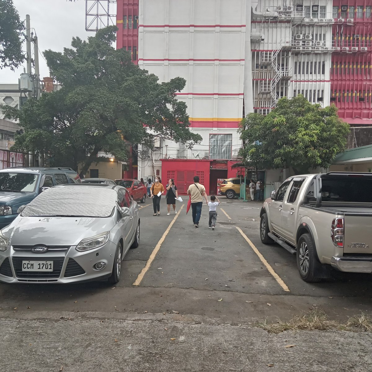Parking Lot for Lease along Roces Quezon avenue Quezon City [Lot 🚜 ...