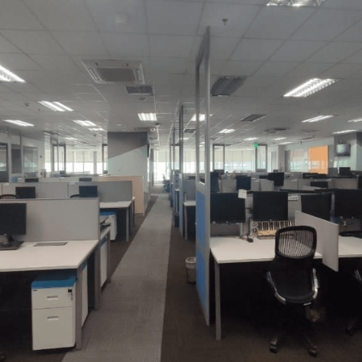 For Lease BGC Office 320 sqm along Uptown Mall, Bonifacio Global ...