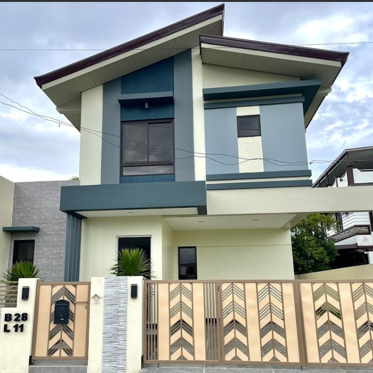 Ready for occupancy House and lot in a Exclusive subdivision [House and ...