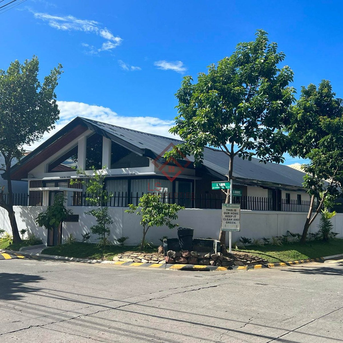 FOR SALE Accessible Smart Home in BF Homes Paranaque [House and Lot 🏘️ ...