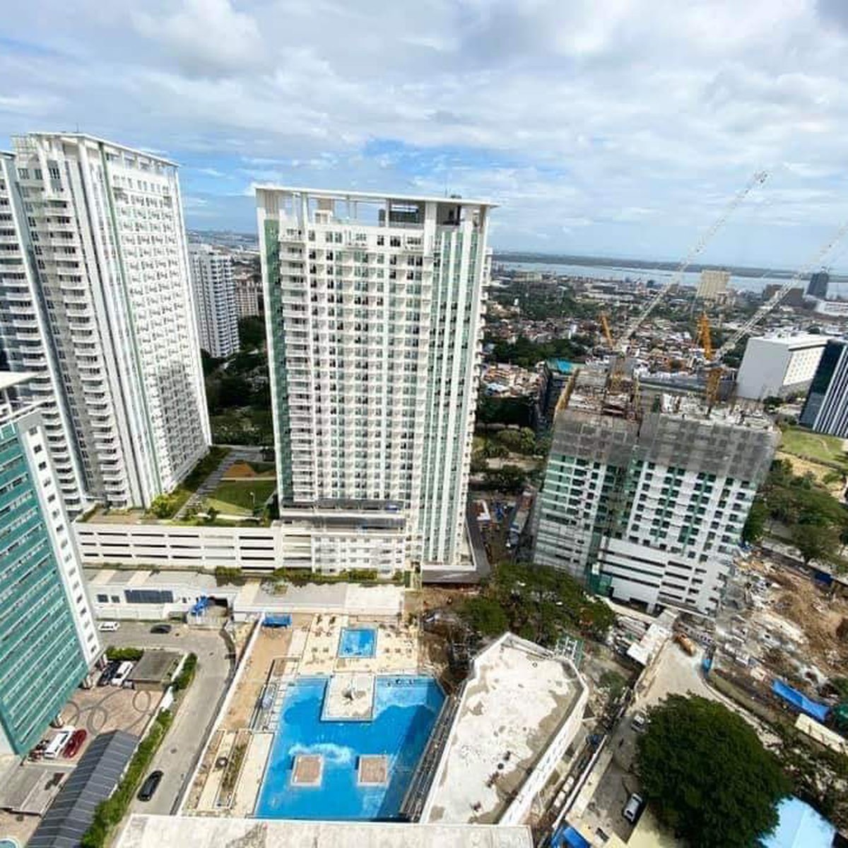 Pre-selling 104.00 sqm 3-bedroom Condo For Sale in Cebu Business Park ...
