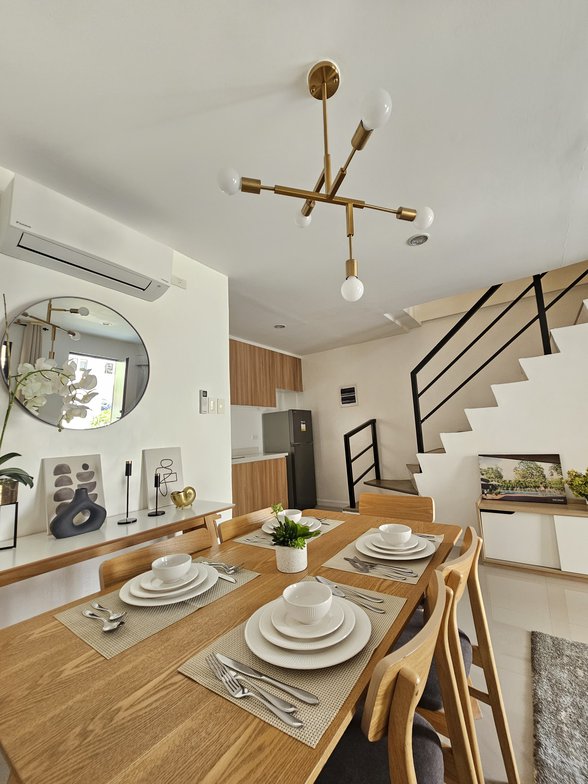 One Gateway Place Photos [17,808 Properties] (November 2023) on ...