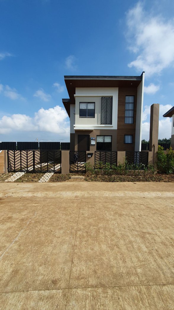 Single Attached House For Sale Nasugbu Batangas [964 Properties] (January 2025) on OnePropertee.com