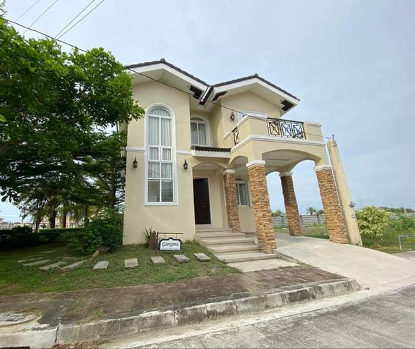 Self Contained Community [4,370 Properties] (August 2022) on ...