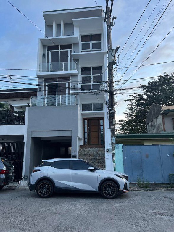 4 Story Mansion [40,861 Properties] (July 2025) on OnePropertee.com