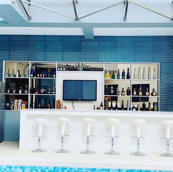 Breaker Gutter [827 Properties] (April 2024) on OnePropertee.com