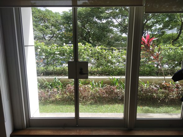 One Roxas Triangle Tower [18,383 Properties] (April 2024) on ...