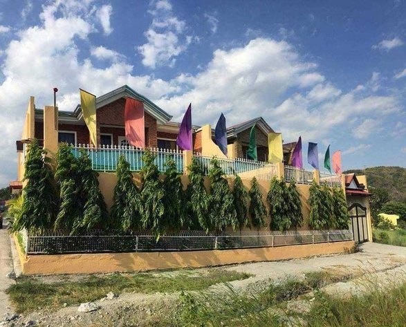 Adjacent Houses [36,394 Properties] (July 2024) on OnePropertee.com