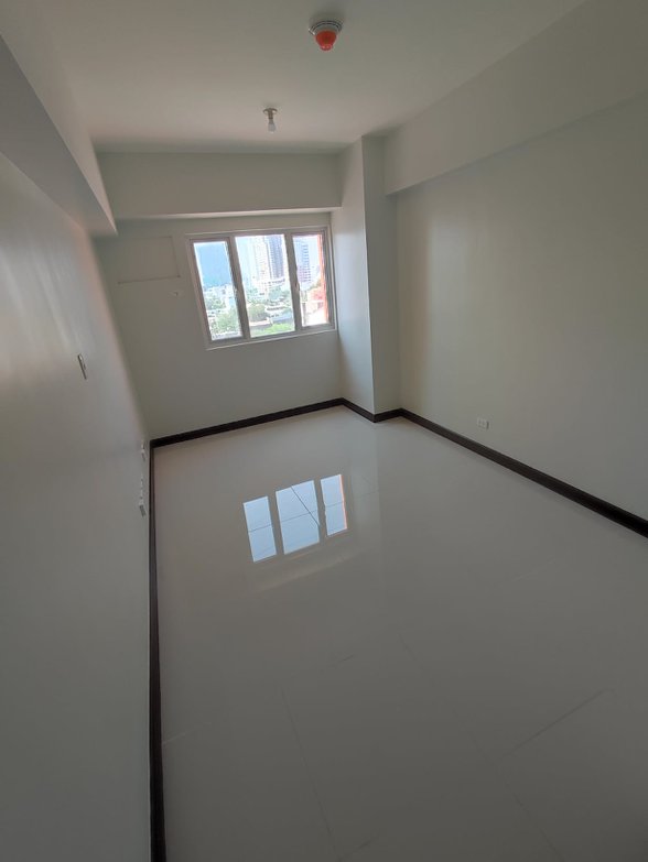 Quantum Residences Photos [16,168 Properties] (October 2024) on ...