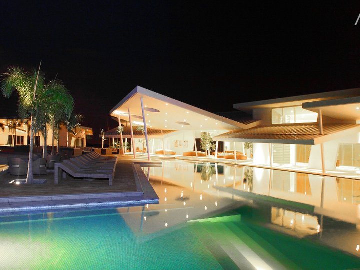 Upscale 4BR RFO House and Lot for Sale Ayala Treveia Nuvali Estate: Pay ...