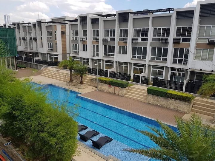 Upscale townhouses in Quezon City's 68 Roces development [Houses and ...