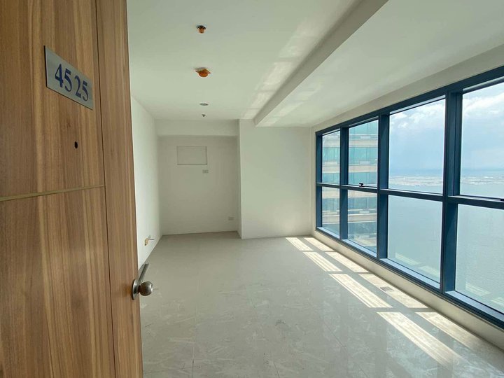 Luxurious Bay View Condos at Grand Riviera Suites, Manila [Condos 🏙️ ...