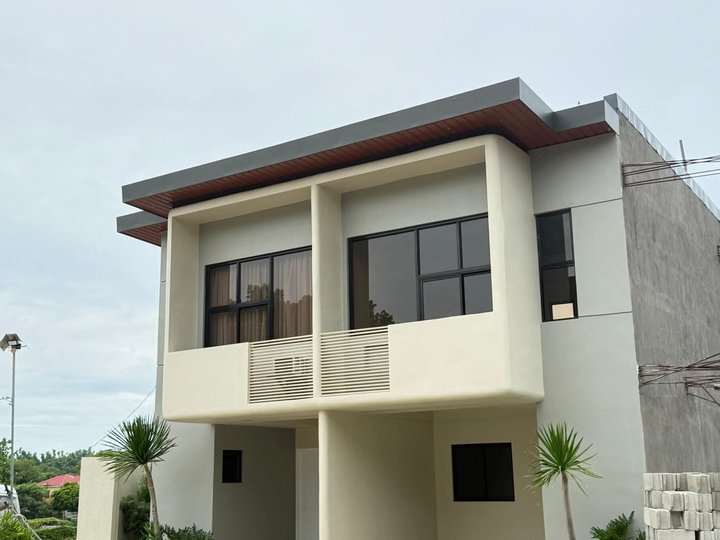 Luxurious Townhouse in Binangonan, Rizal [Houses and Lots 🏘️ ...