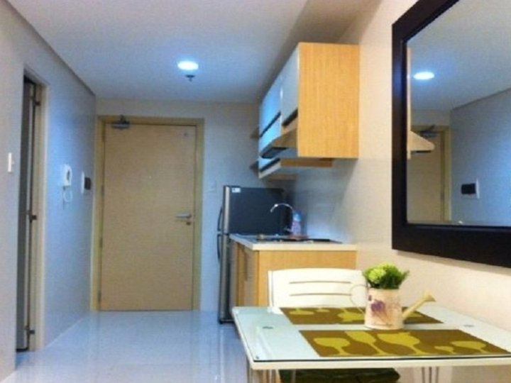 28 square meet fully furnished 2 Torre Lorenzo Condominium Unit infront ...