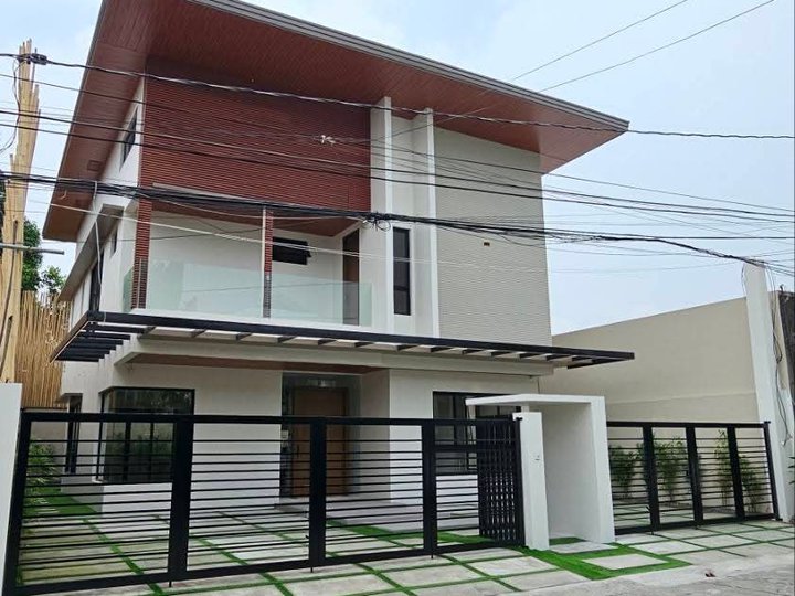 Beautiful Five Bedroom house and lot for sale in BF International Las ...