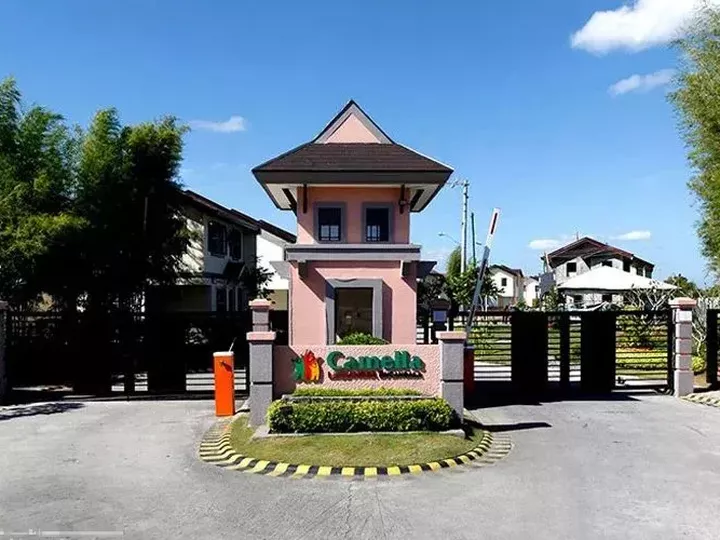 Modern classic homes with exclusive amenities in Imus, Cavite [Houses ...