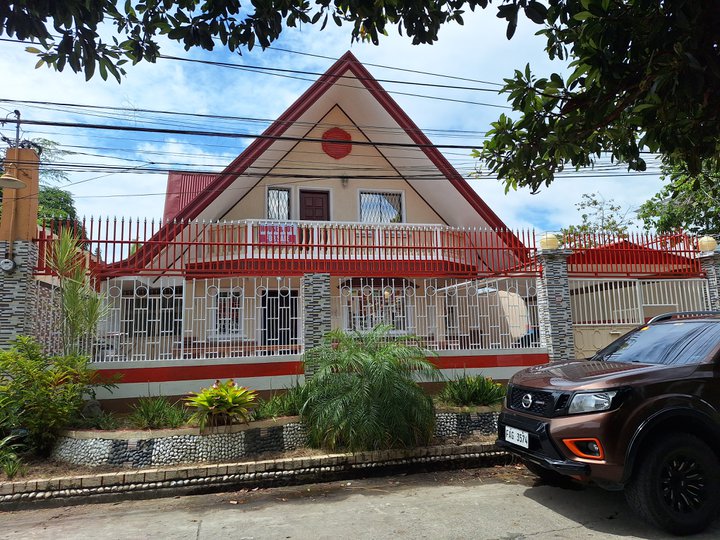 House and Lot for sale. Address: Goldcrest Bata.,Negris Occ [Houses and ...