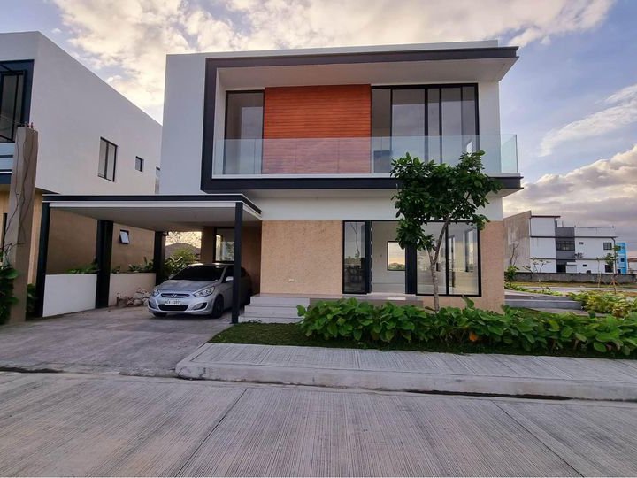 5-bedroom Single Detached House For Sale in General Trias Cavite ...