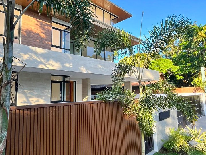 Ready For Occupancy 6-bedroom Single Attached House For Sale in Alabang ...
