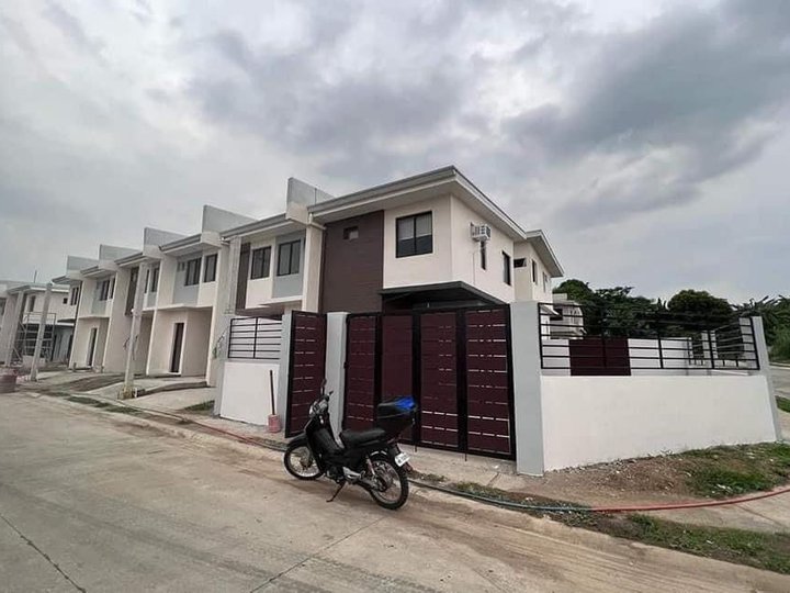 Sleek & Modern House For Sale in Amaia Series, Nuvali by Avida Land ...